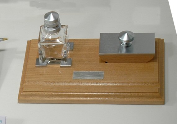 .Com Collection Desk Set (7029)